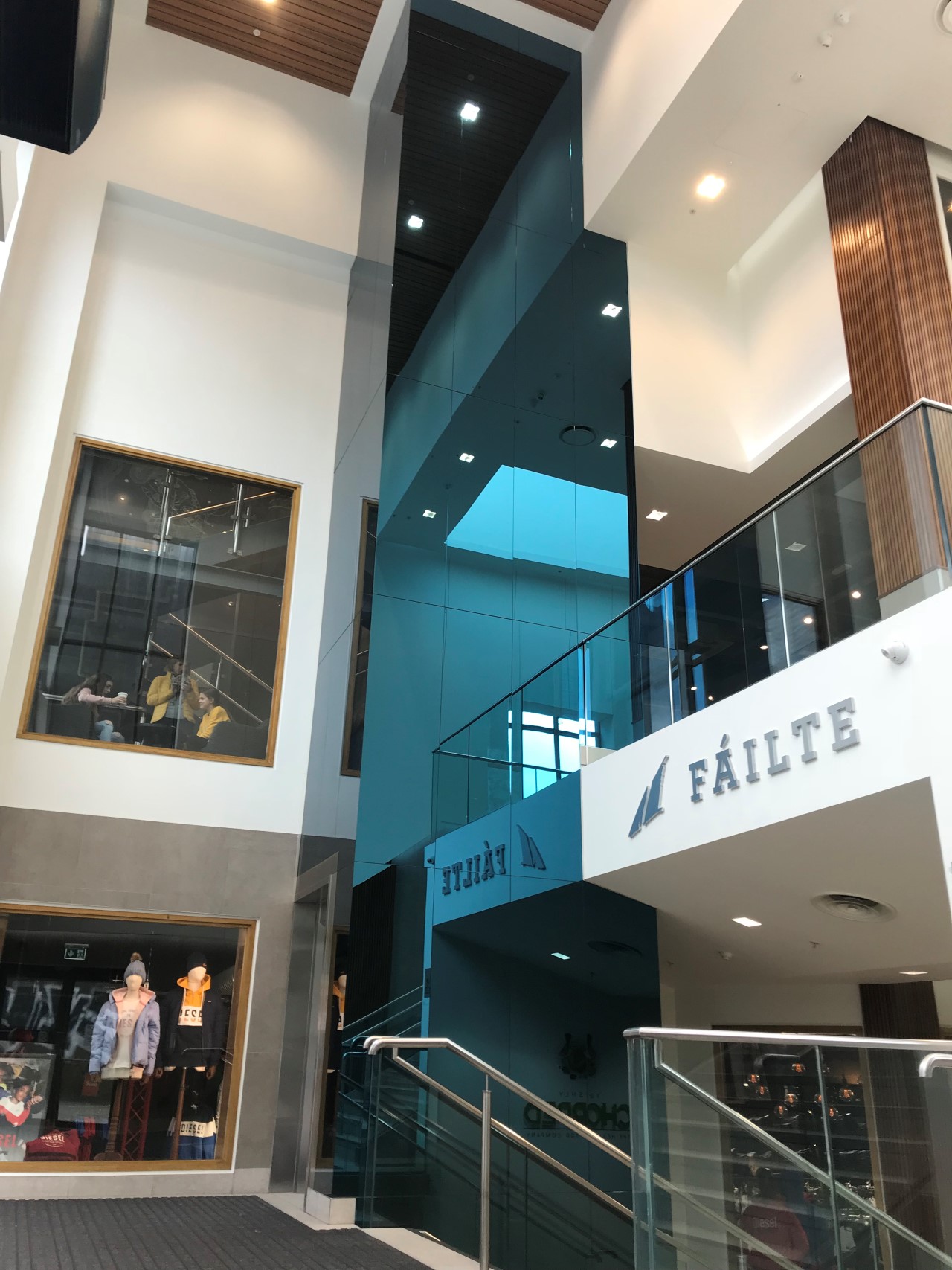 Eyre Square Shopping Centre - LG Glass